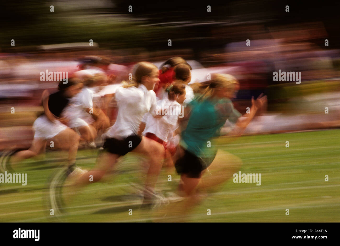 School sports day hi-res stock photography and images - Alamy