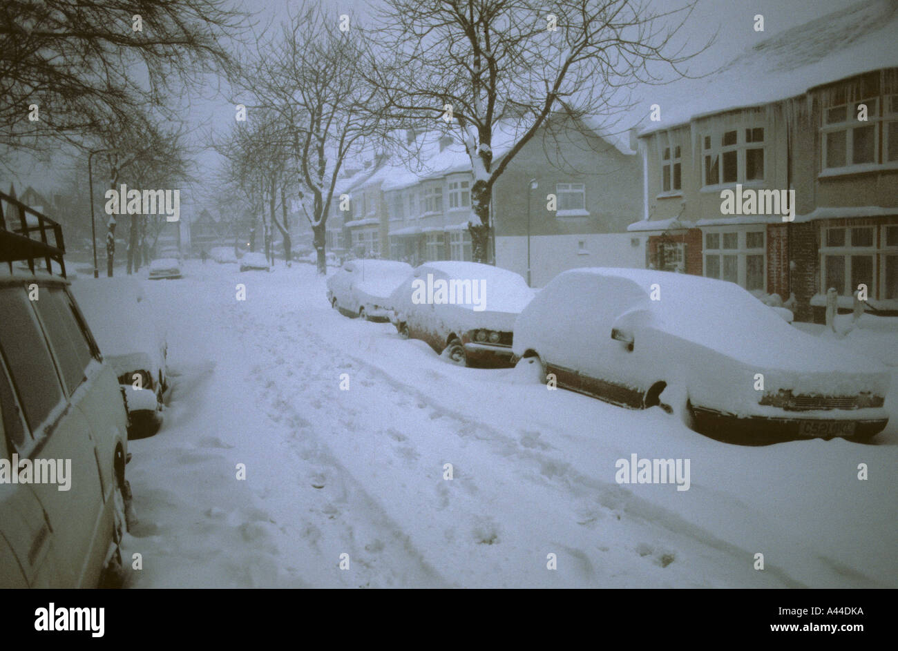 Heavy snowfall at Gravesend Kent, 1987 Stock Photo - Alamy