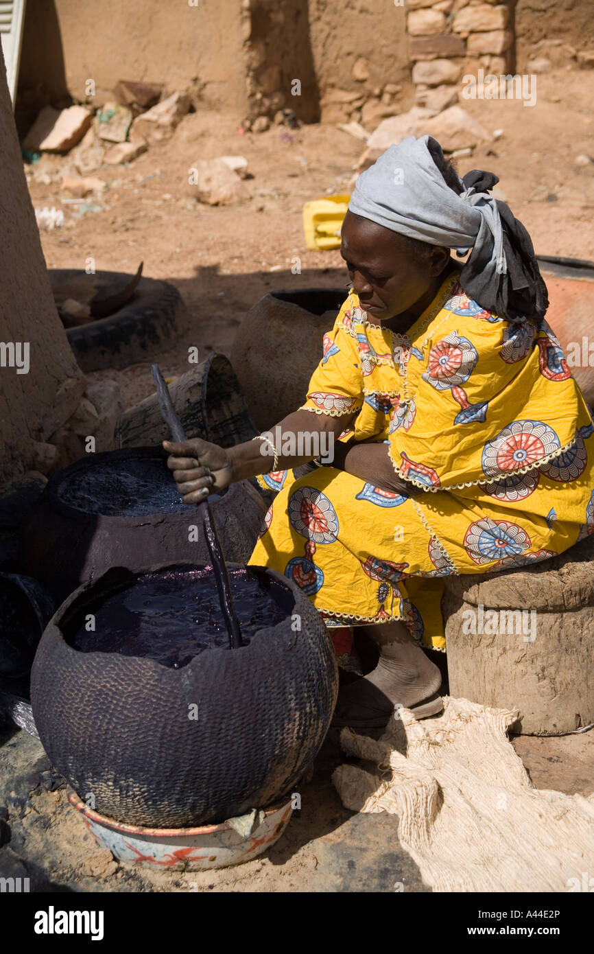 Indigo dye hi-res stock photography and images - Alamy