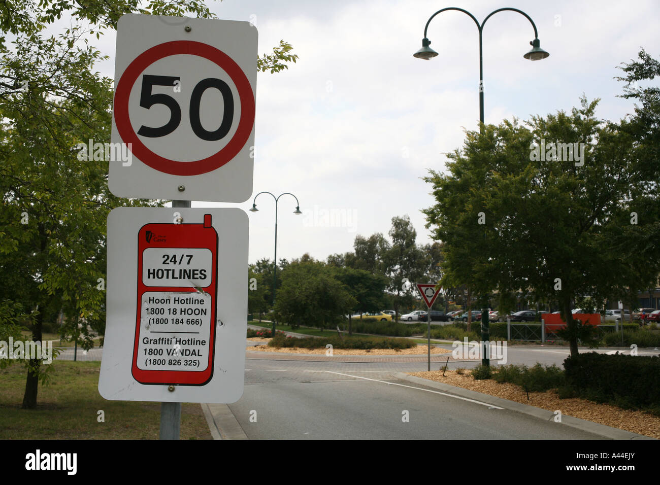 Hoon hotline sign in Narre Warren, Melbourne, Australia Stock Photo - Alamy