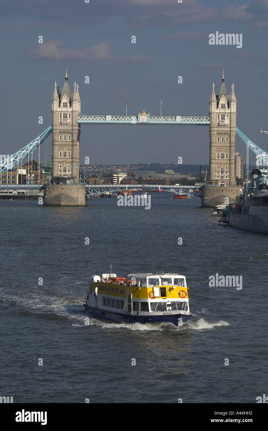 Victorian london boat hi-res stock photography and images - Alamy