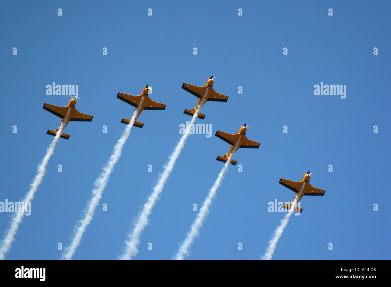 Five air planes in formation hi-res stock photography and images - Alamy