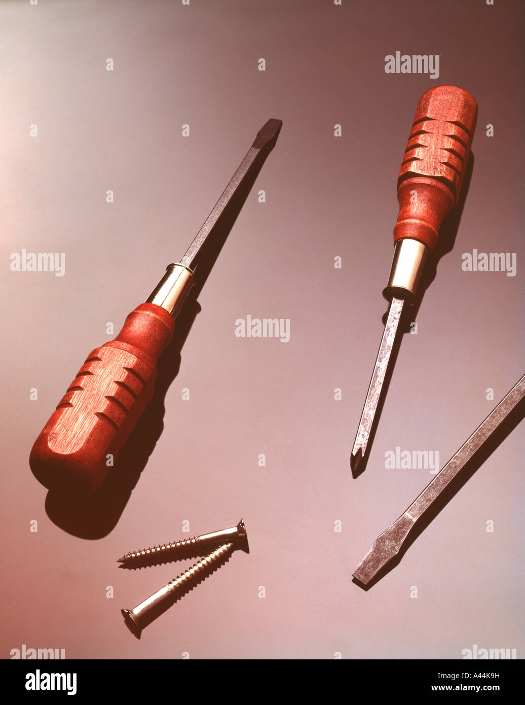 Wood or carpentry screws and screwdrivers Stock Photo - Alamy
