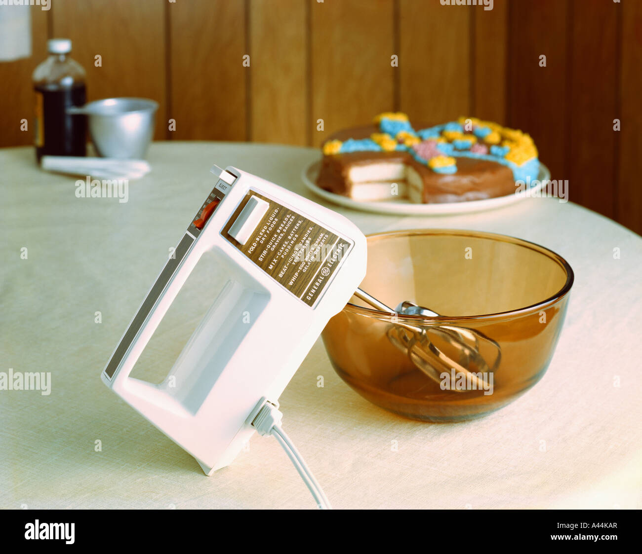 Baking with a mixer hi-res stock photography and images - Alamy