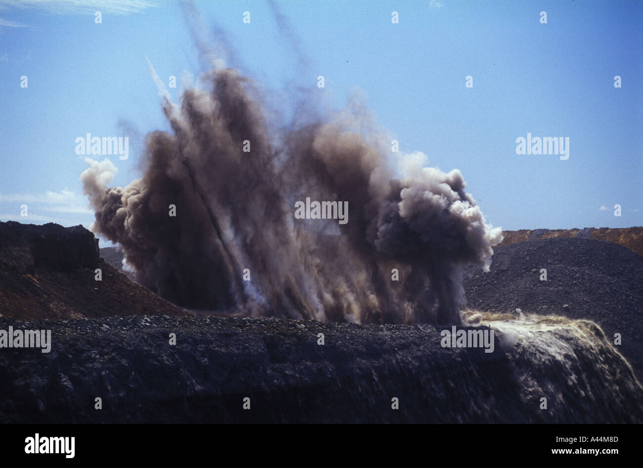 Gelignite explosion hi-res stock photography and images - Alamy