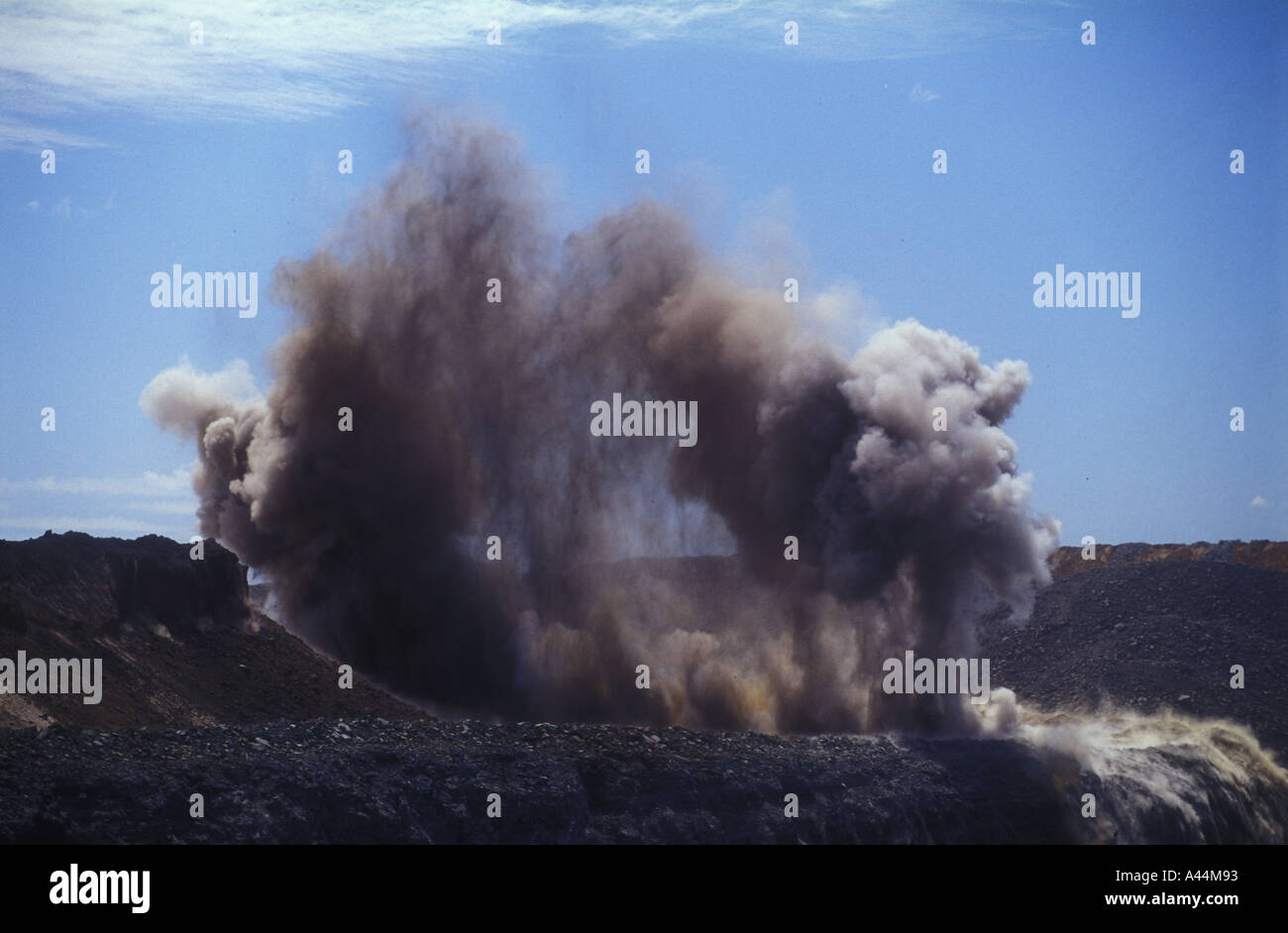 Gelignite explosion hi-res stock photography and images - Alamy