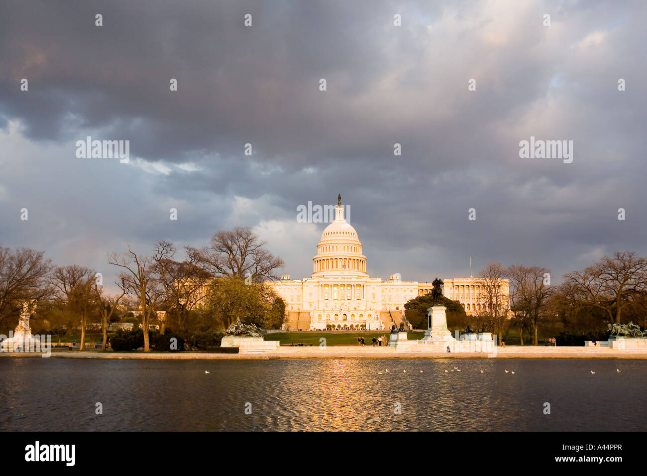 Capitol lake power house hi-res stock photography and images - Alamy