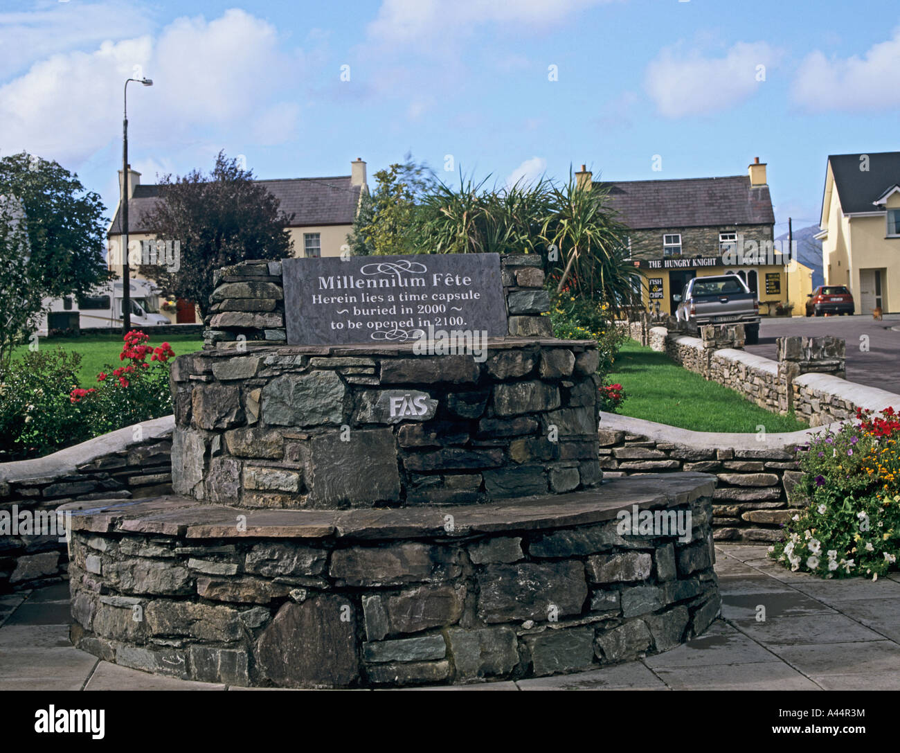 SNEEM COUNTY KERRY REPUBLIC OF IRELAND EUROPEAN UNION A stone monument ...