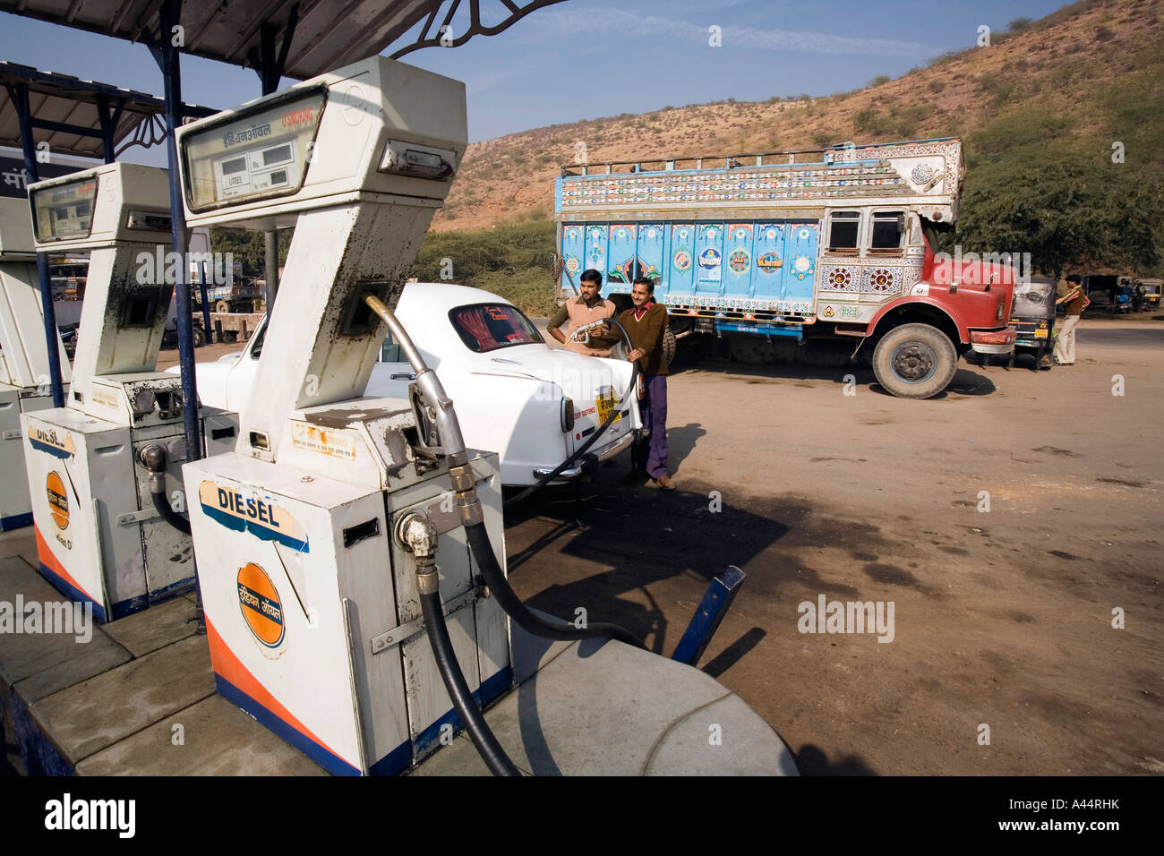 Rajasthani decorated truck hi-res stock photography and images - Alamy