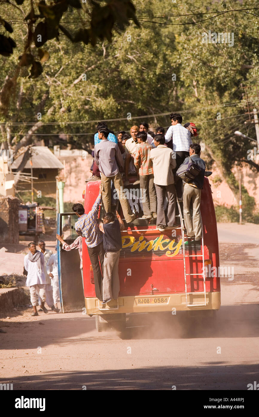 Overloaded bus hi-res stock photography and images - Alamy