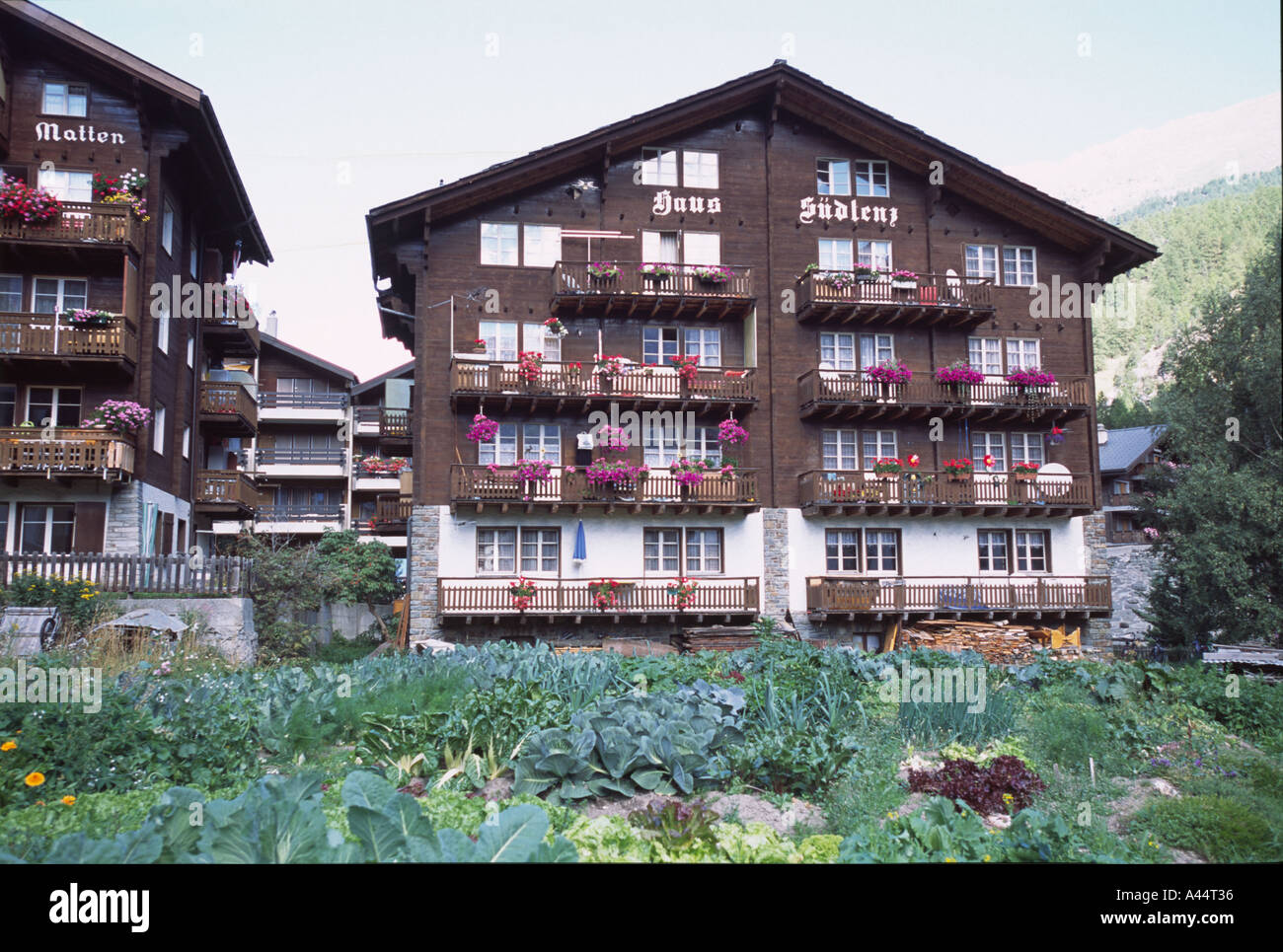 Swiss german chalet hi-res stock photography and images - Alamy