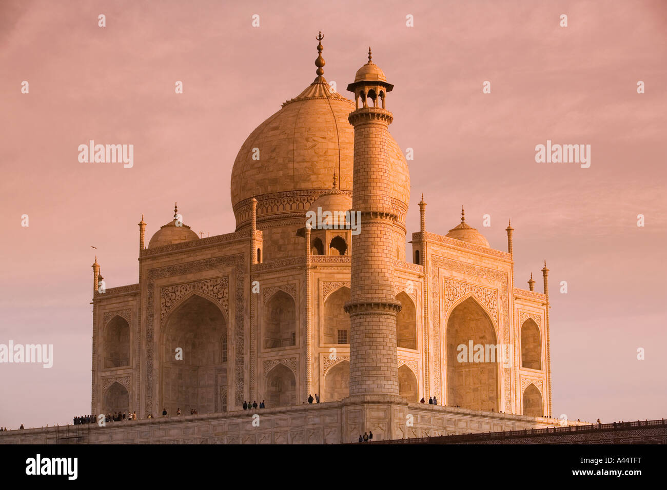 Rear view of taj mahal hi-res stock photography and images - Alamy