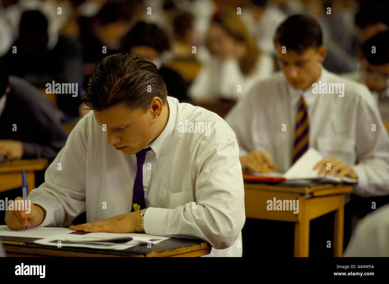 sitting gcse exams lealands school luton beds 1994 Stock Photo - Alamy