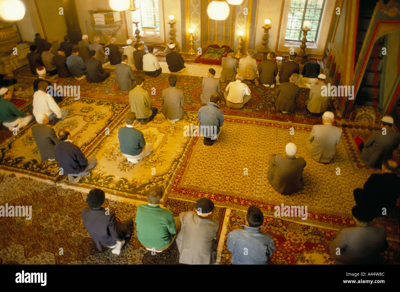 men at prayer inside sarajevo mosque 1990 Stock Photo - Alamy