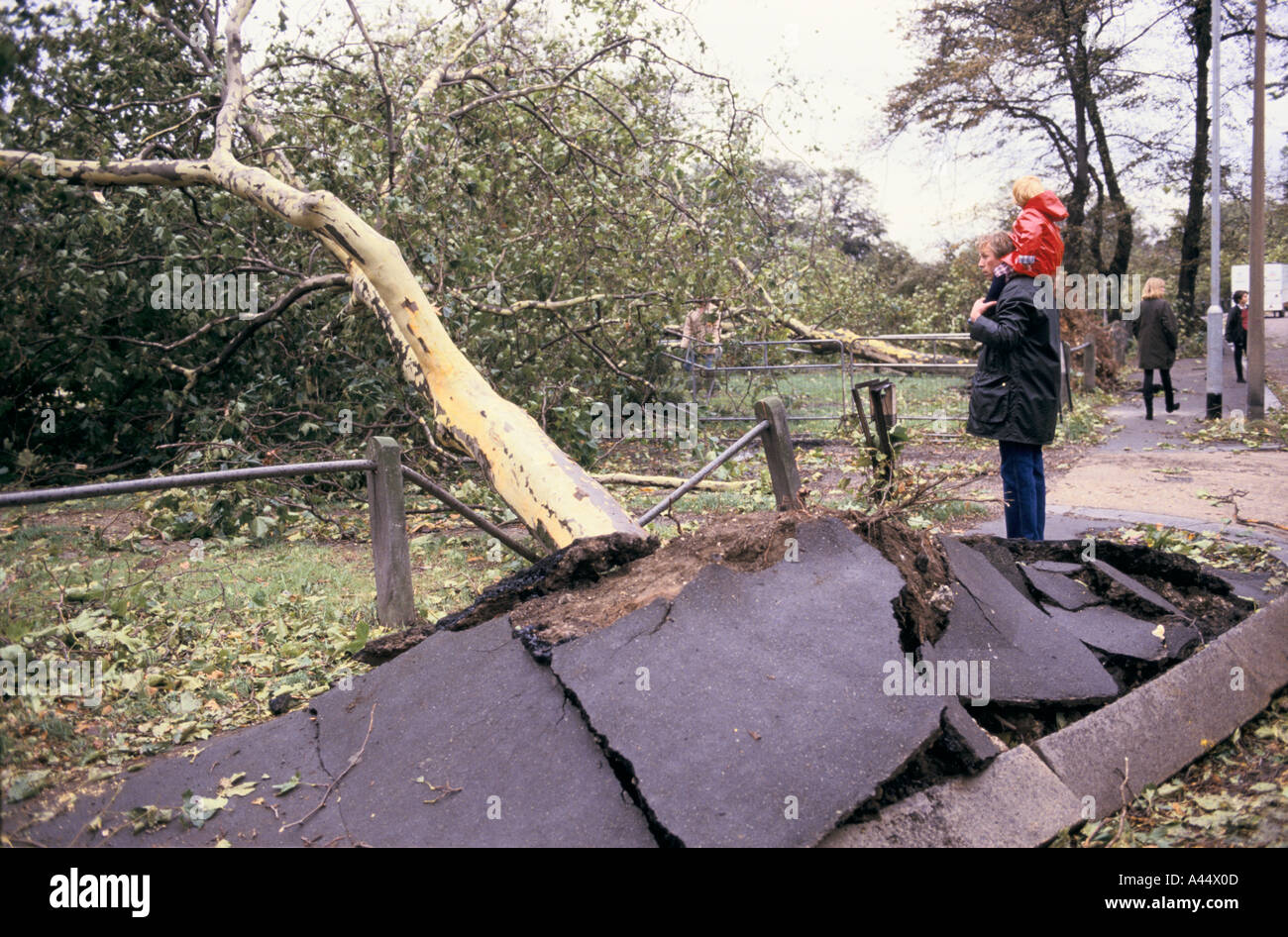 1987 hurricane hi-res stock photography and images - Alamy