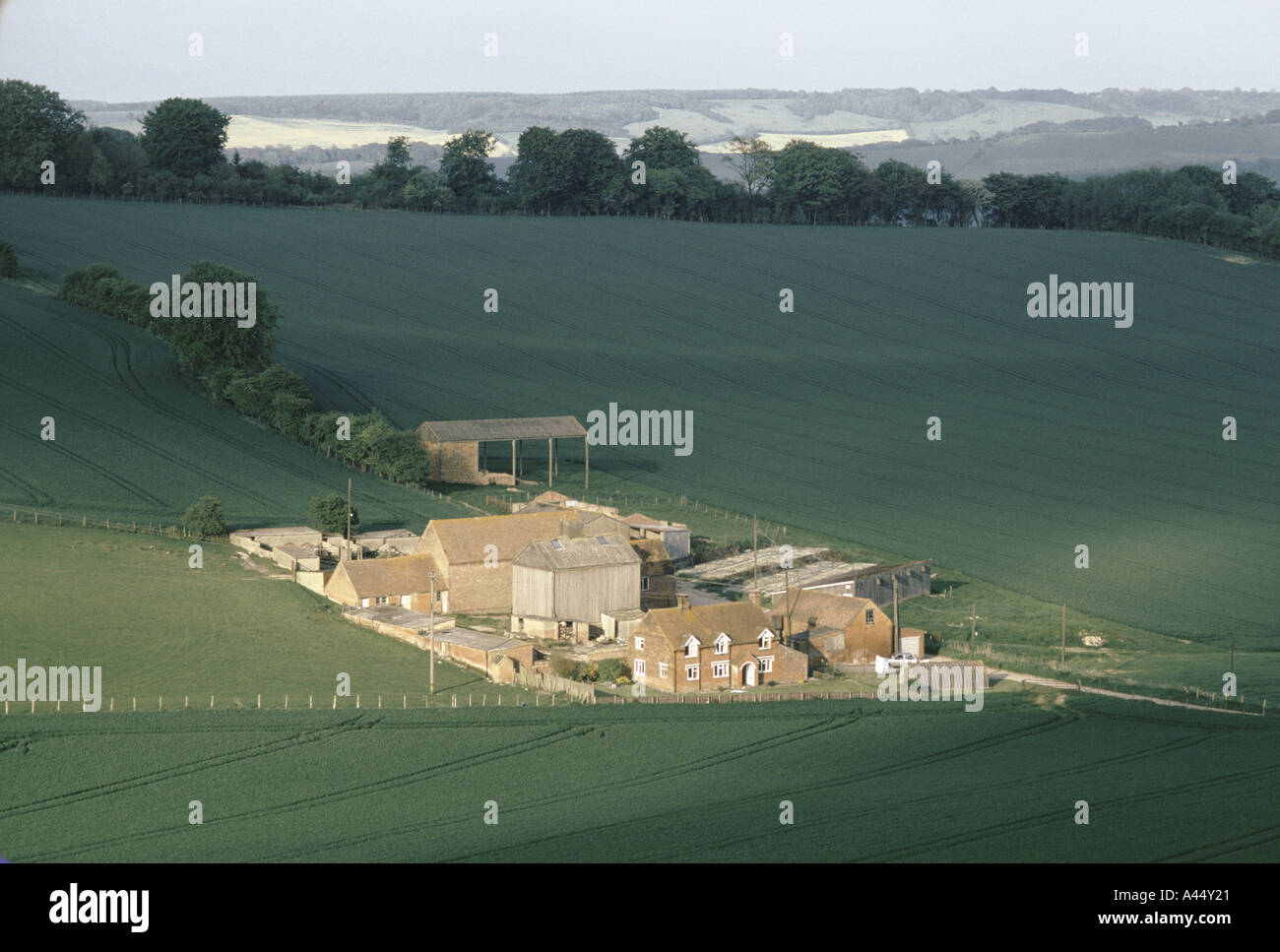 farmhouse in kent countryside Stock Photo - Alamy