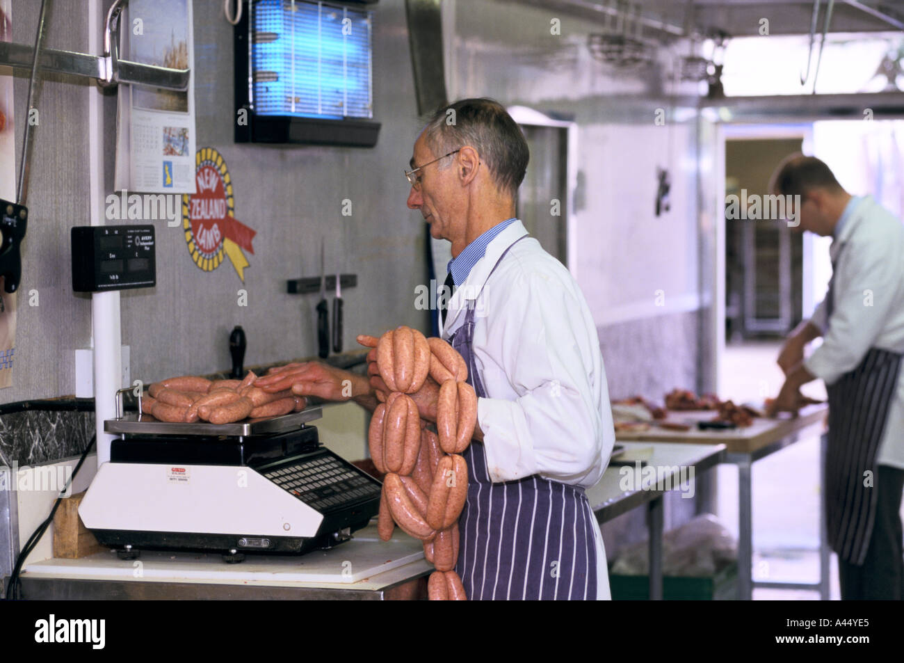 ingles family butchers ampthill bedfordshire butcher weighing sausages ...