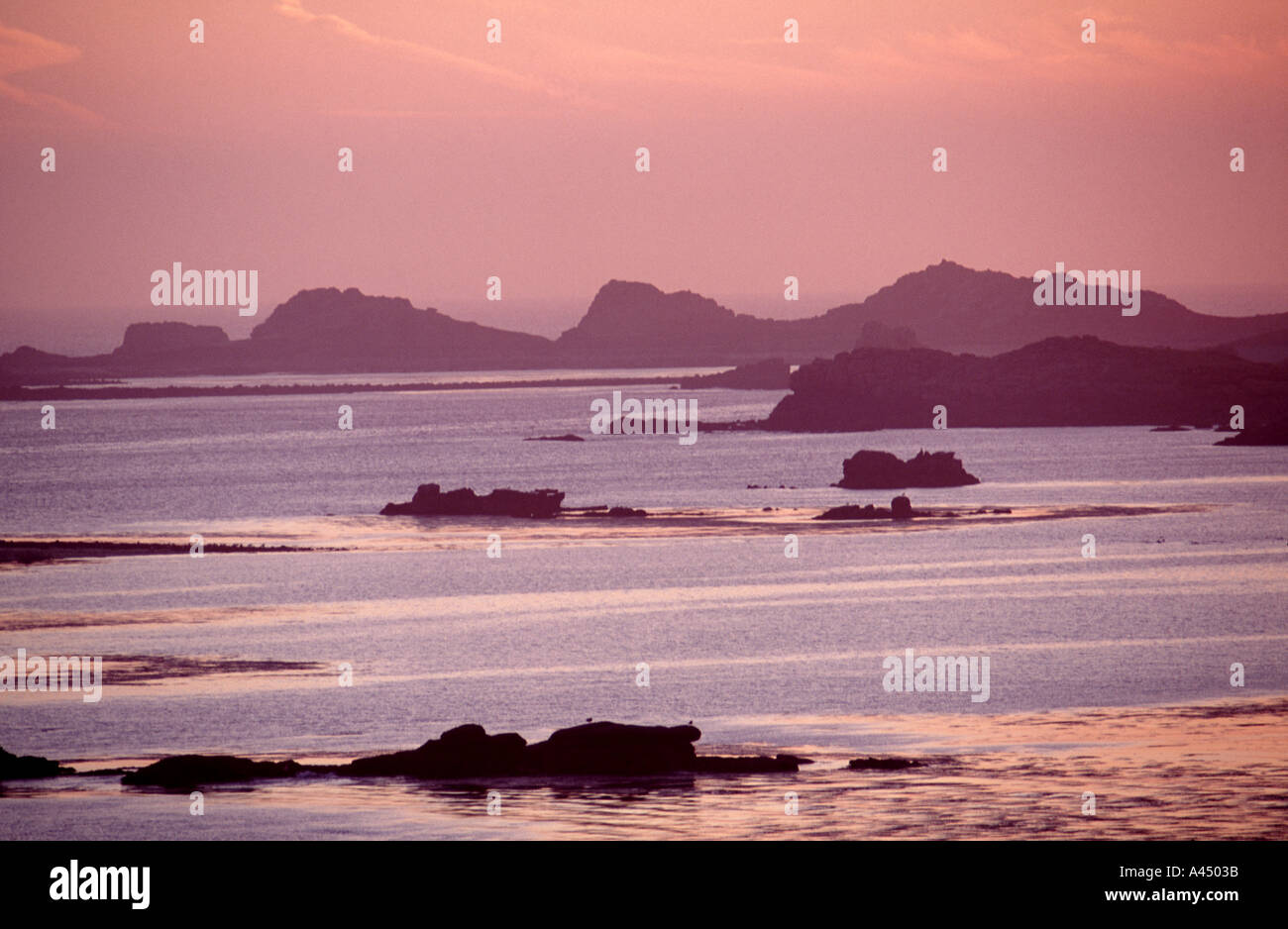 Sunrise sea cornwall islands hi-res stock photography and images - Alamy