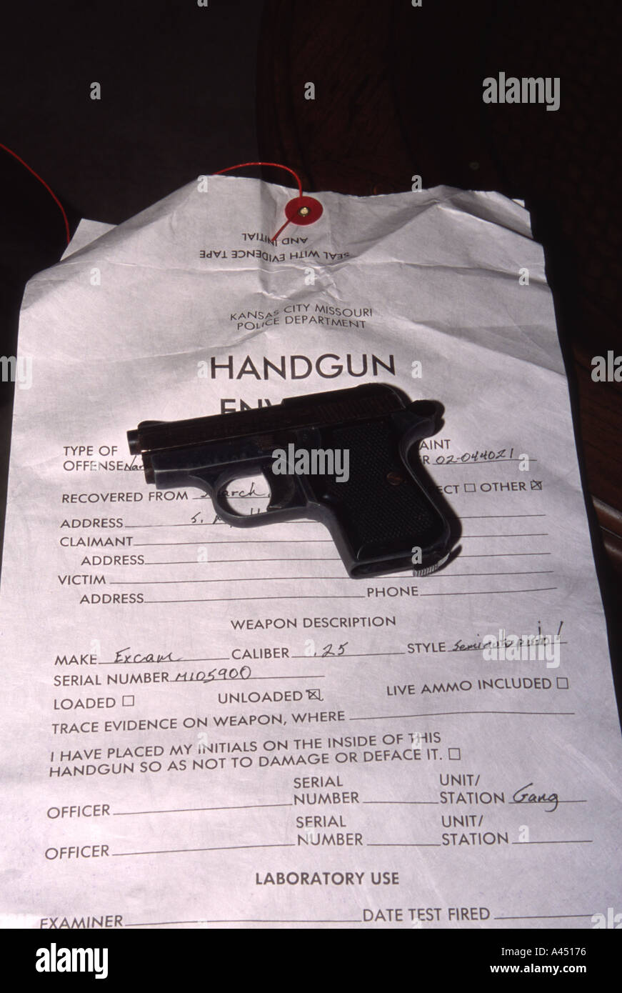 Police evidence bag hi-res stock photography and images - Alamy