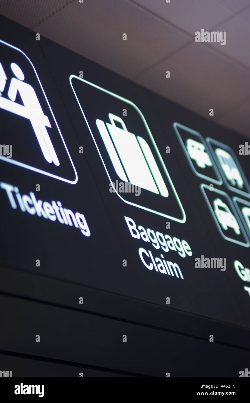 Baggage claim ticketing hi-res stock photography and images - Alamy