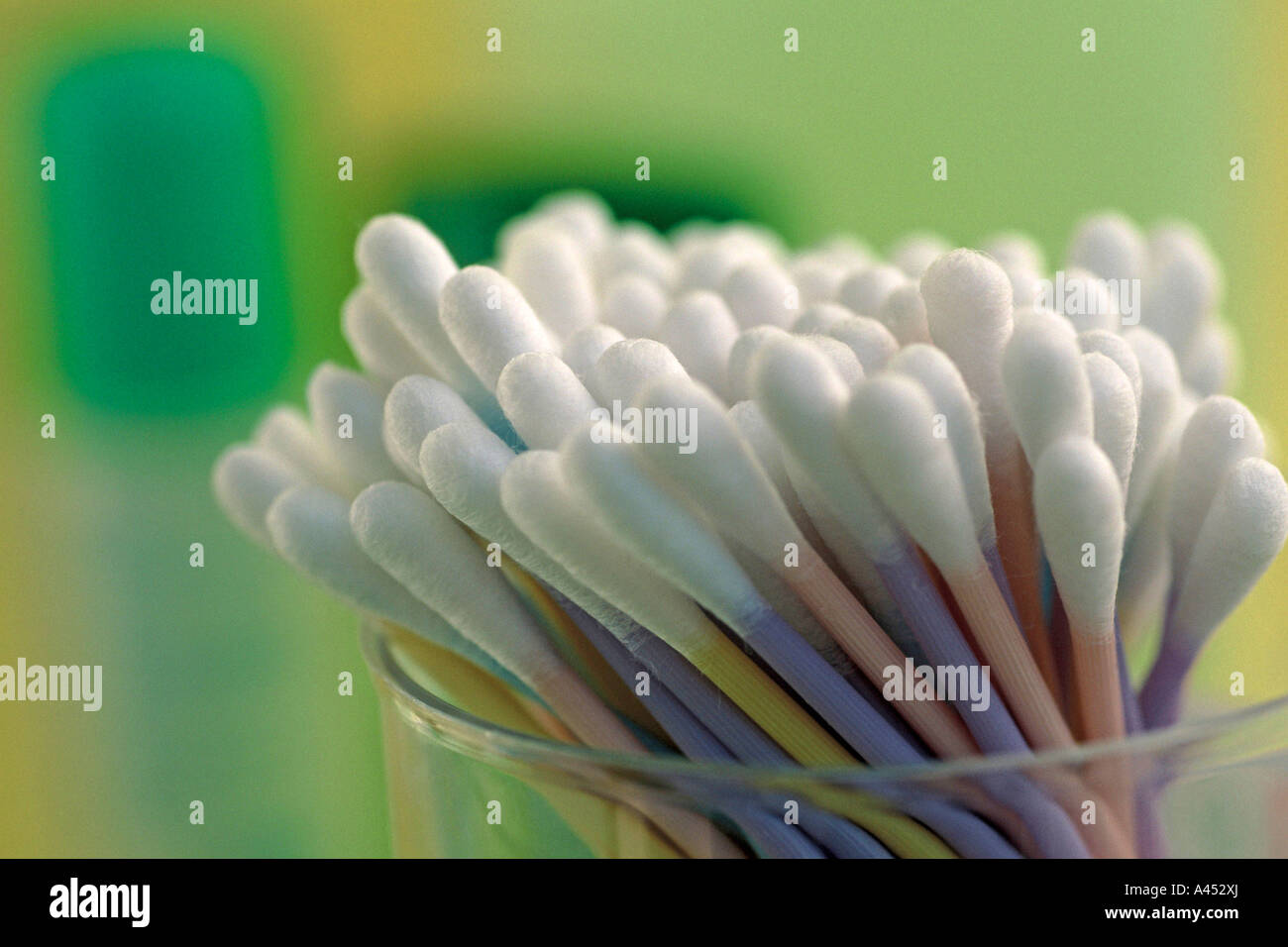 Cotton buds hi-res stock photography and images - Alamy