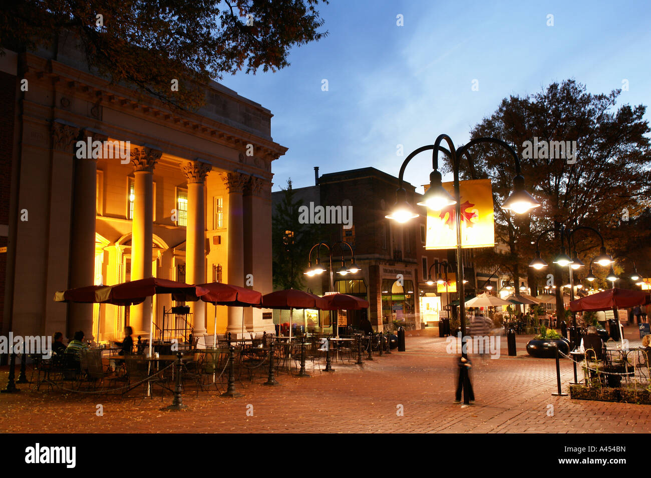 Charlottesville va historic downtown hi-res stock photography and ...