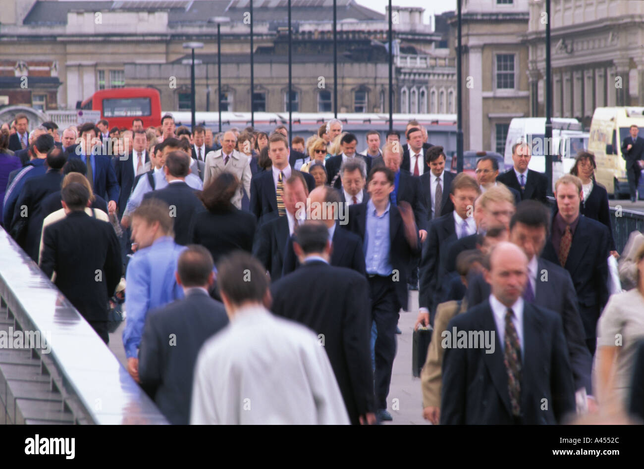 Crowd london bridge hi-res stock photography and images - Alamy