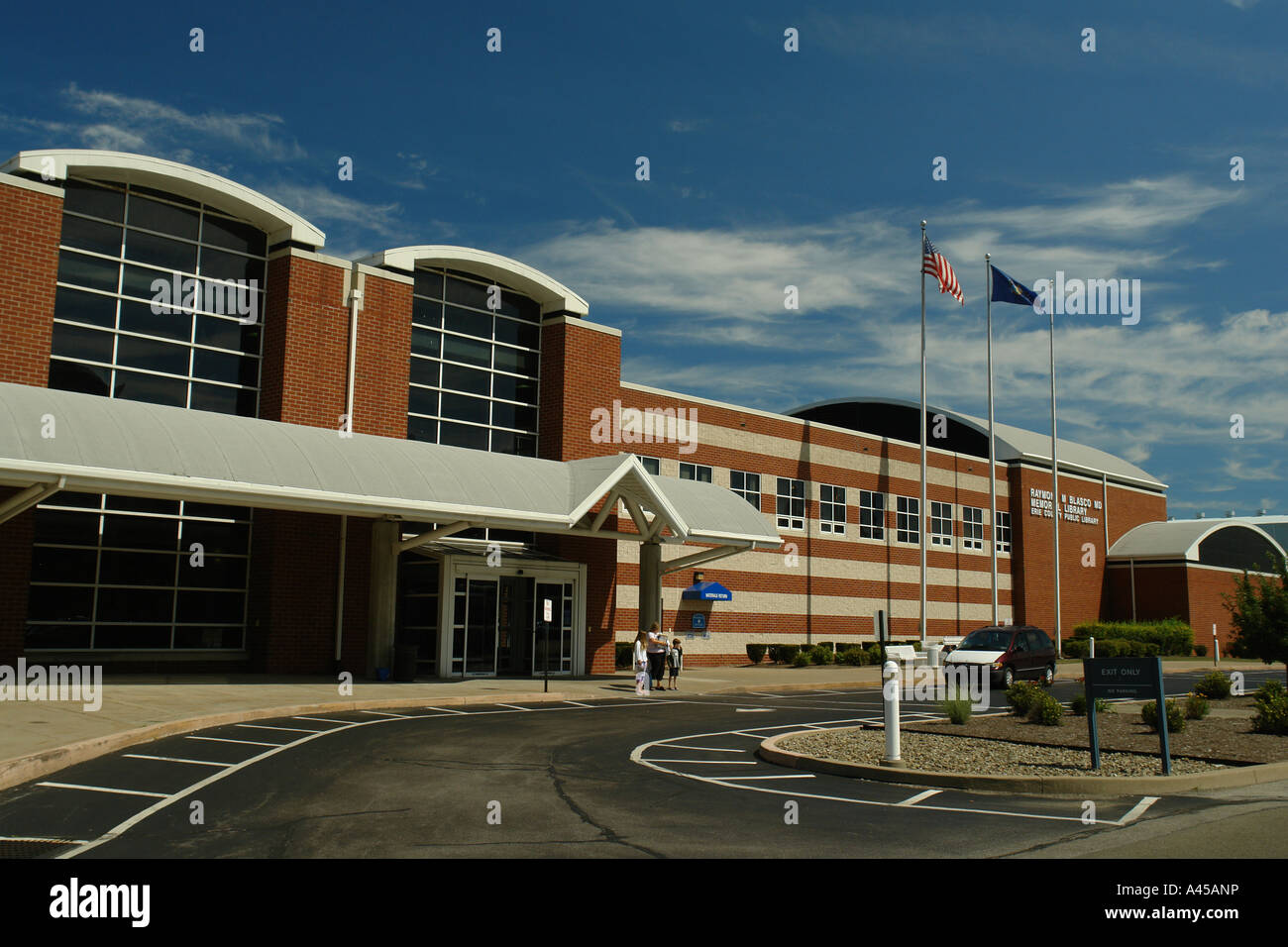 Library commons hi-res stock photography and images - Alamy