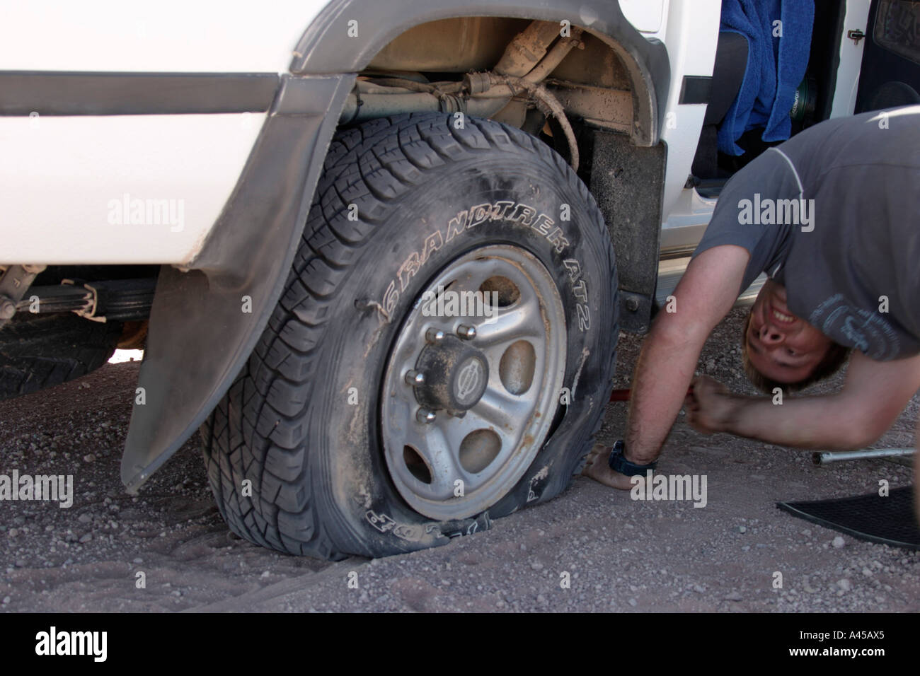 Flat tyre 4x4 hi-res stock photography and images - Alamy