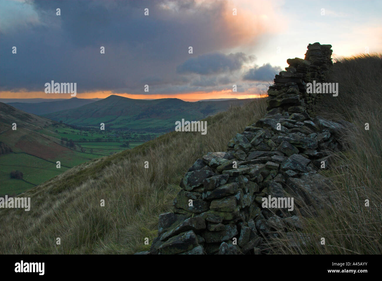 Edale, Peak District National Park, Derbyshire, England Stock Photo - Alamy