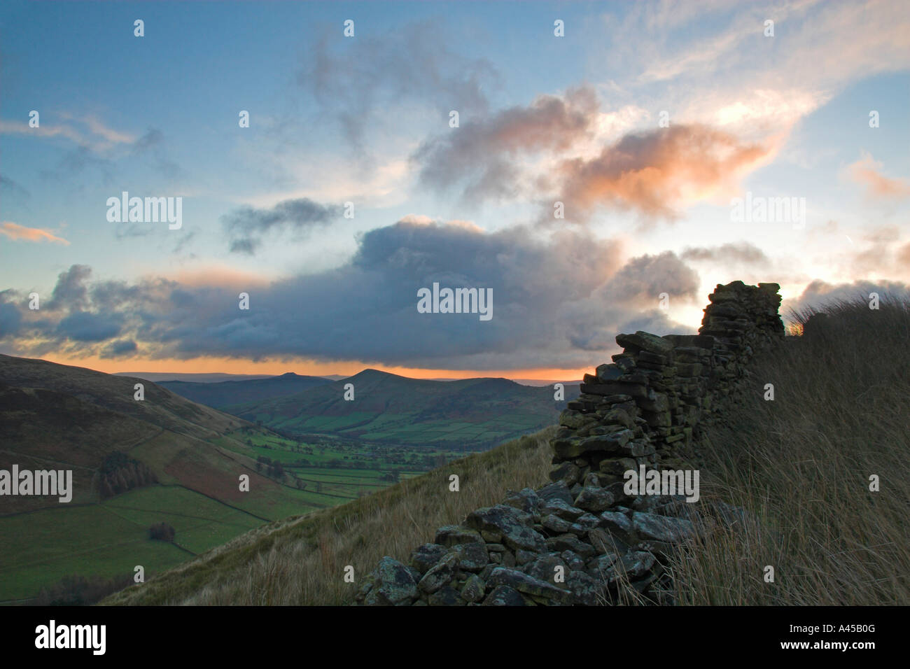 Edale, Peak District National Park, Derbyshire, England Stock Photo - Alamy
