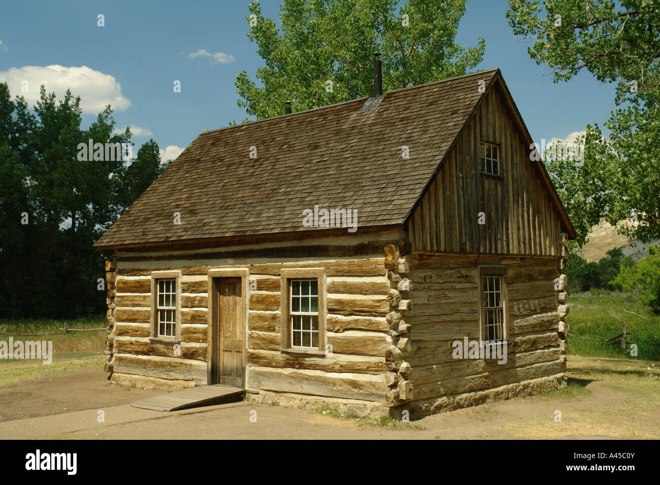 Maltese cross ranch cabin hi-res stock photography and images - Alamy