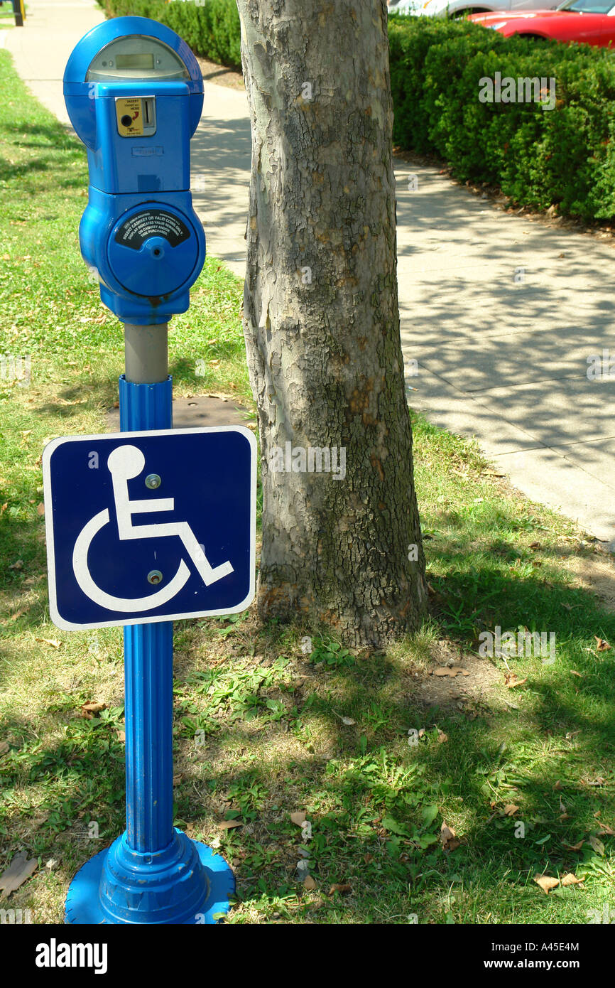 AJD57703, Toledo, OH, Ohio, Blue Handicap Parking Meter Stock Photo - Alamy