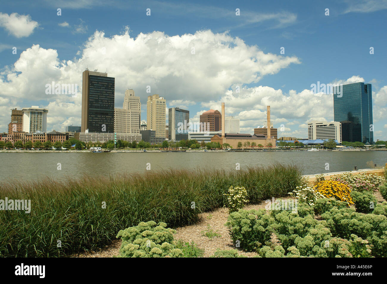 AJD57722, Toledo, OH, Ohio, Downtown Skyline, Maumee River ...