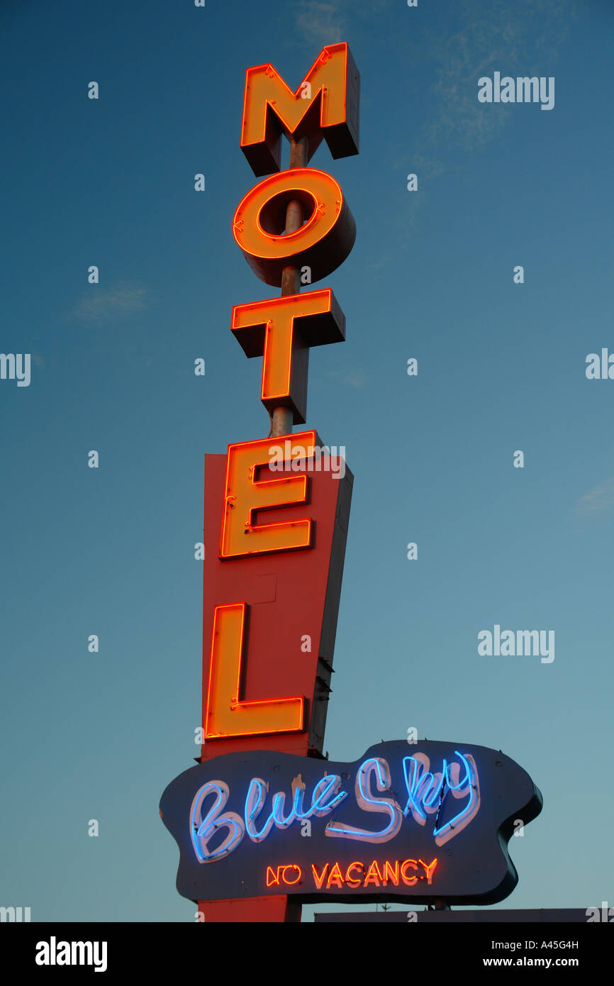 Motel neon sign hi-res stock photography and images - Alamy
