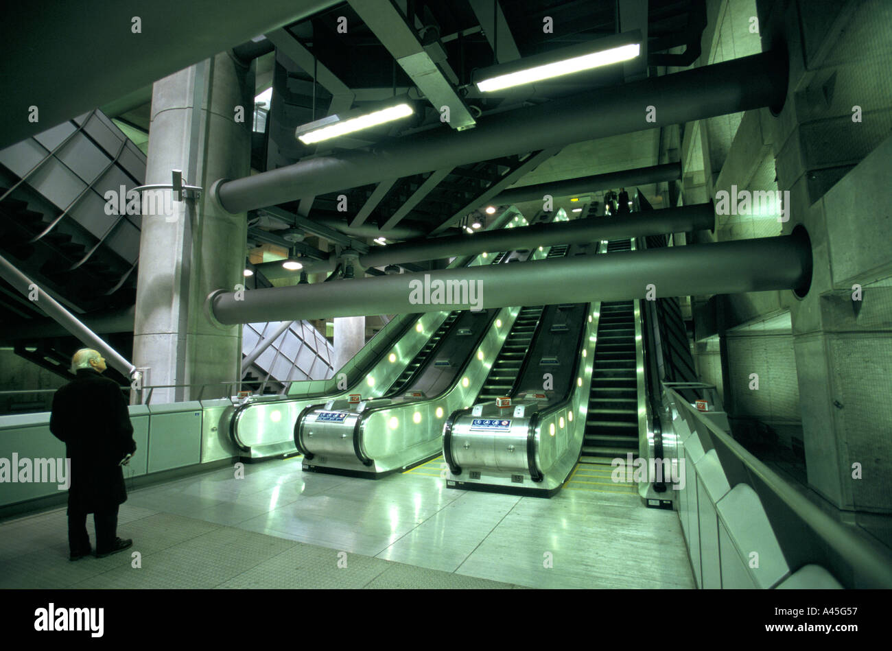the new jubilee line underground station at westminster london 2000 ...