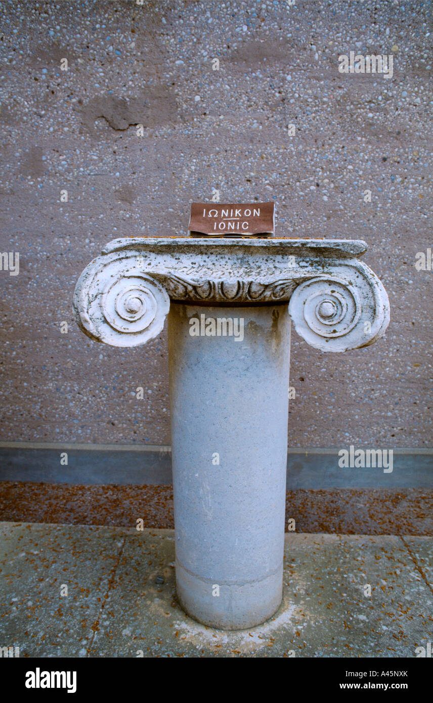 Ionic column hi-res stock photography and images - Alamy