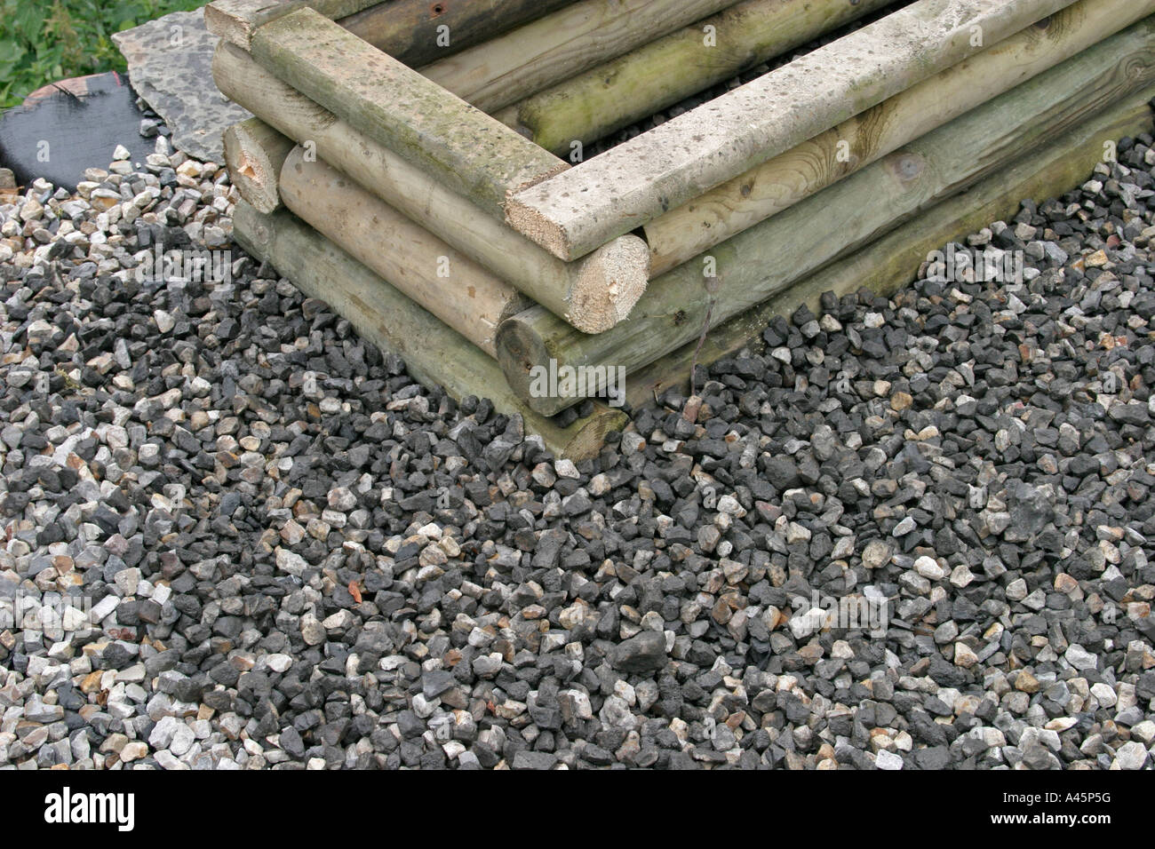 BUILDING A HERB PLANTER STEP 8 PLANTER IN POSITION ON SHINGLE Stock ...