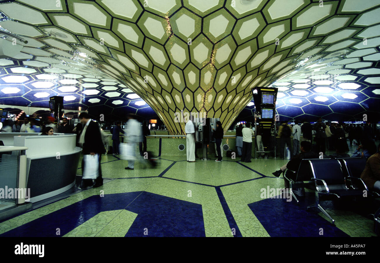 The interior domed architecture of Abu Dhabi airport Stock Photo - Alamy