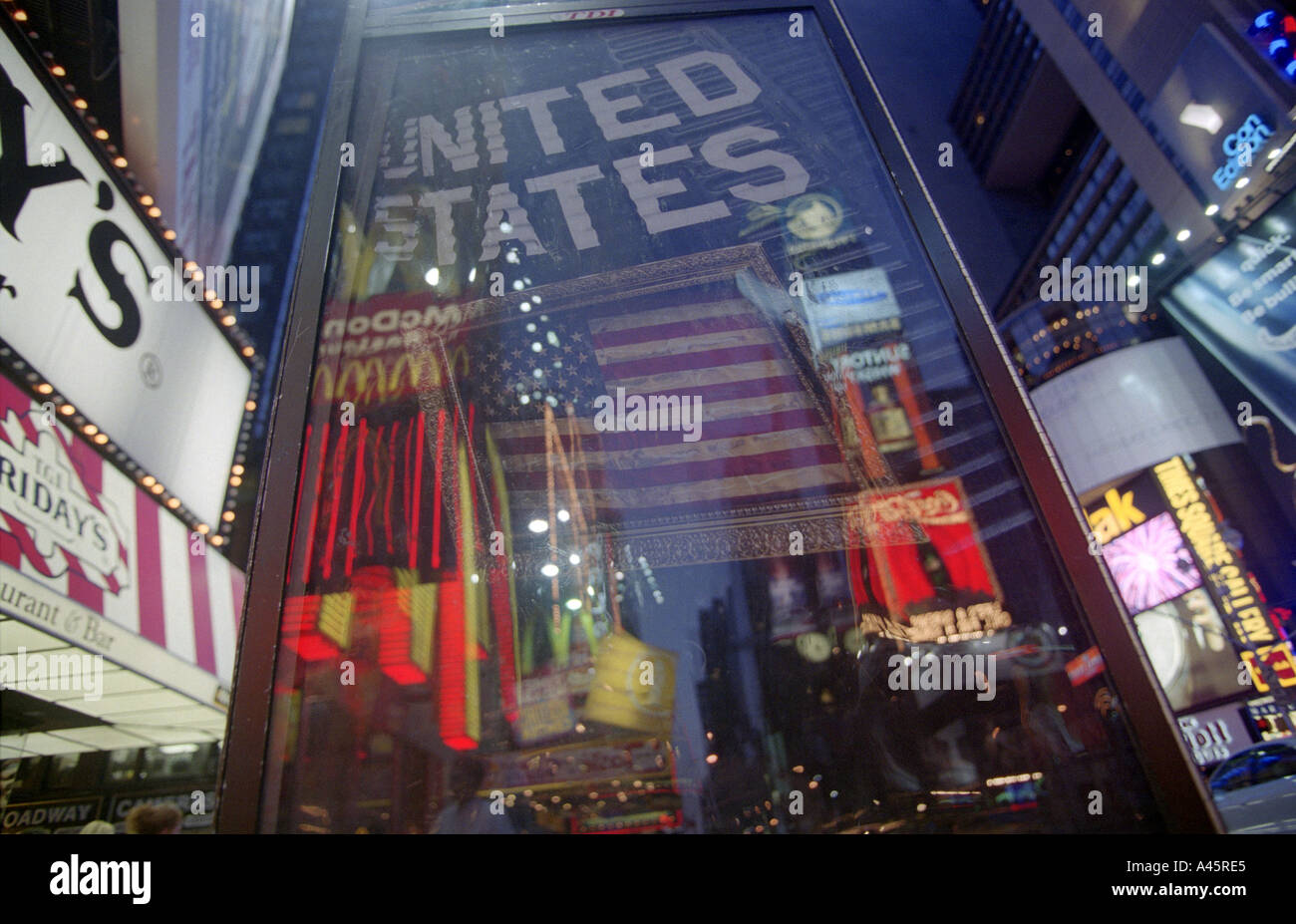 Times square 2000 hi-res stock photography and images - Alamy