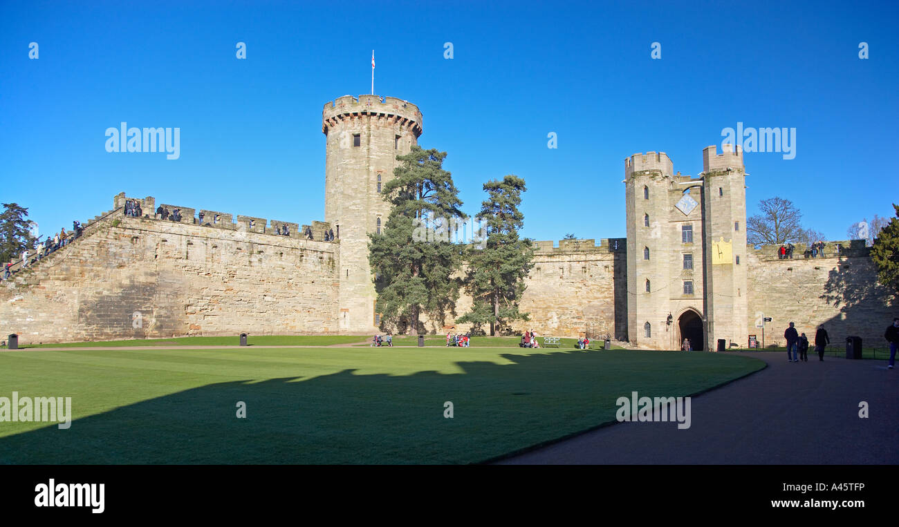 Warwick castle medieval fort hi-res stock photography and images - Alamy