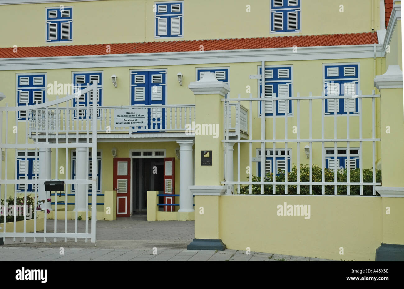 Curacao government building hi-res stock photography and images - Alamy