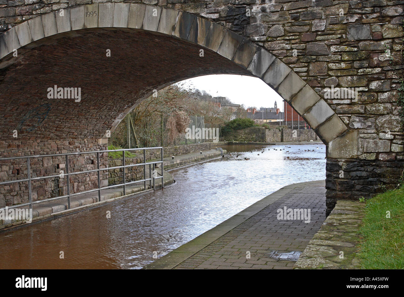 BRECON CANAL BRIDGE LEADING TO TERMINAL BASIN Stock Photo - Alamy