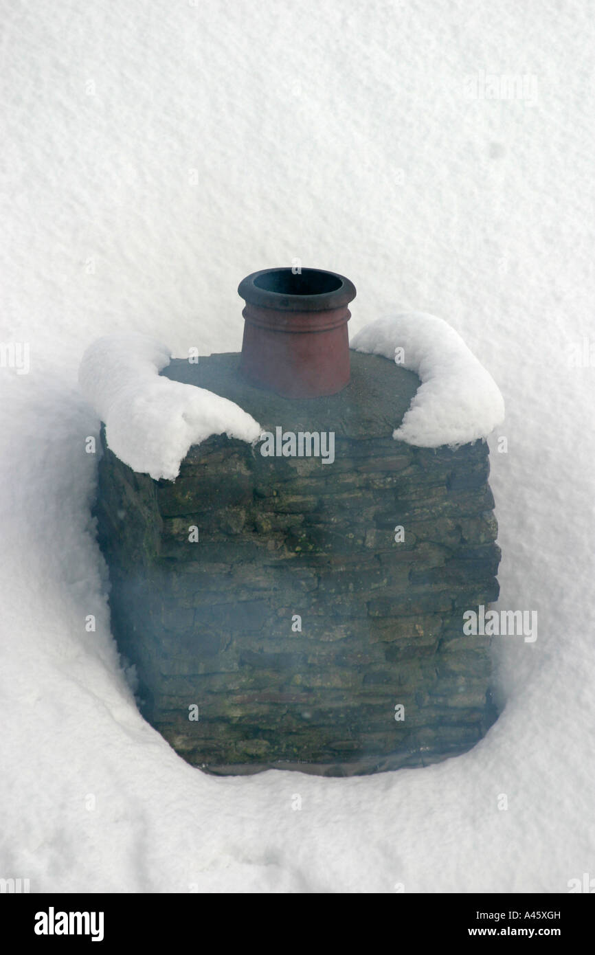 CHIMNEY POT IN SNOW Stock Photo - Alamy