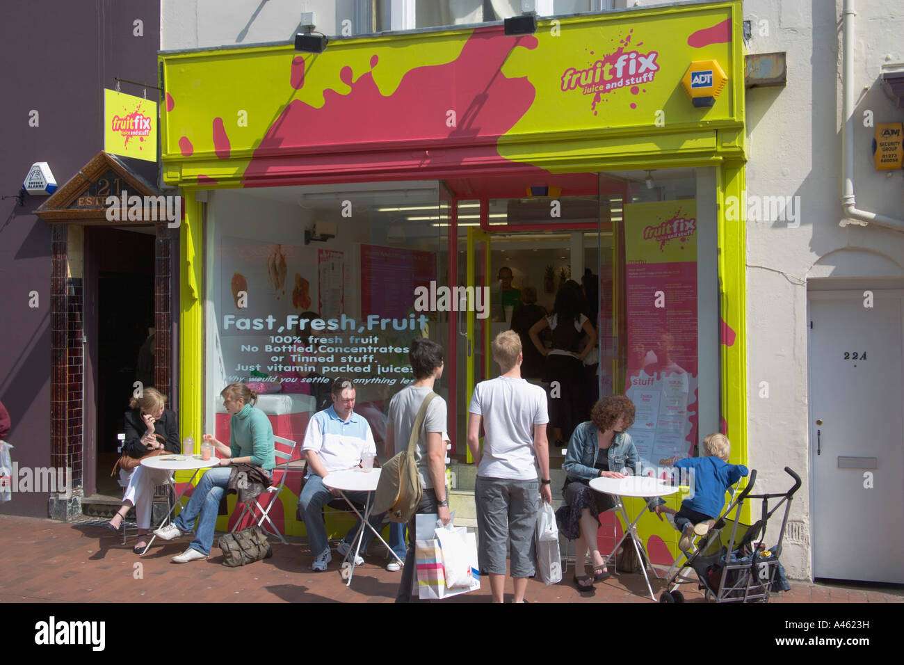 Duke street brighton hi-res stock photography and images - Alamy