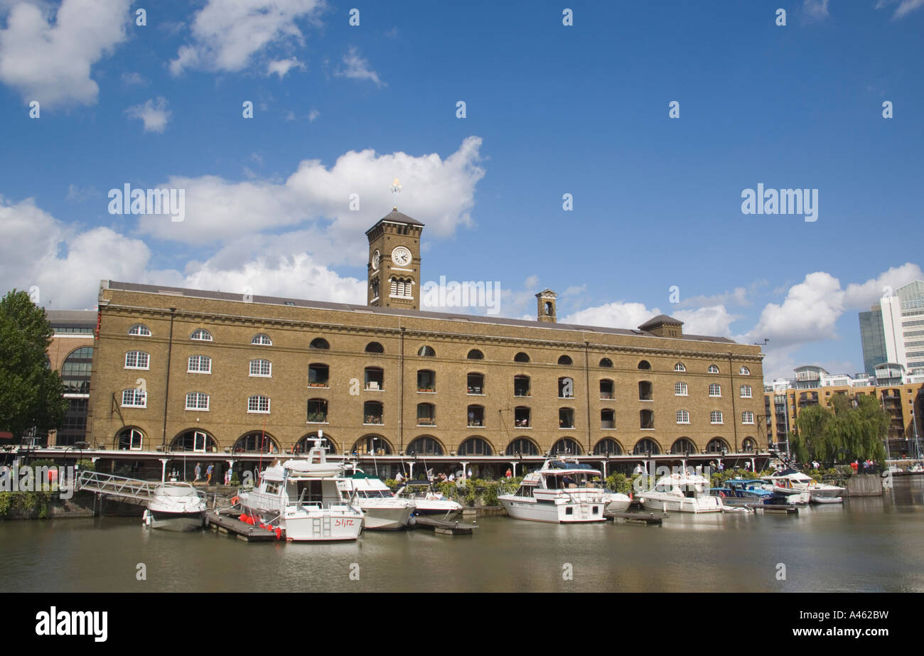 St catherine dock london hi-res stock photography and images - Alamy