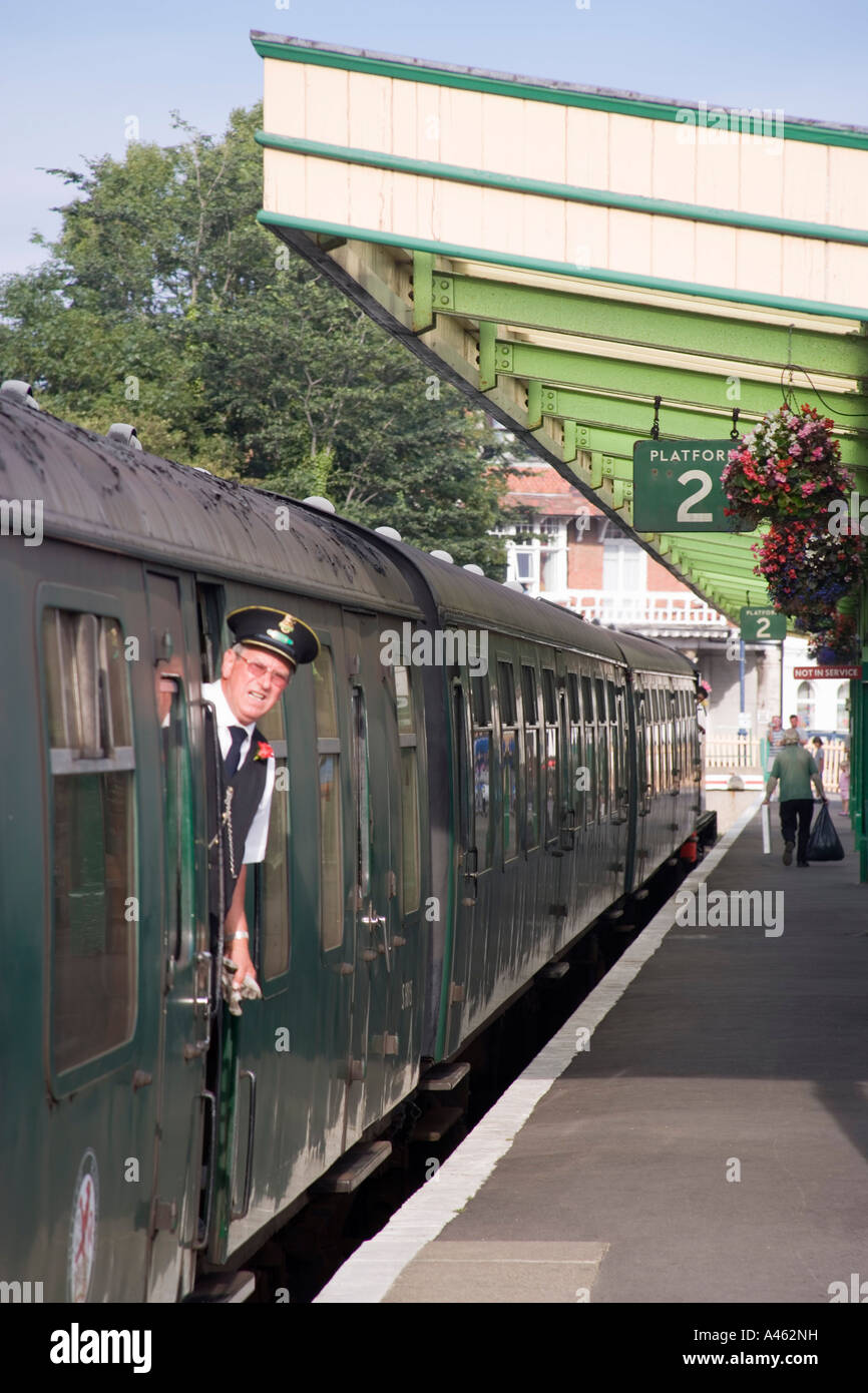 Train conductor uk historical hi-res stock photography and images - Alamy