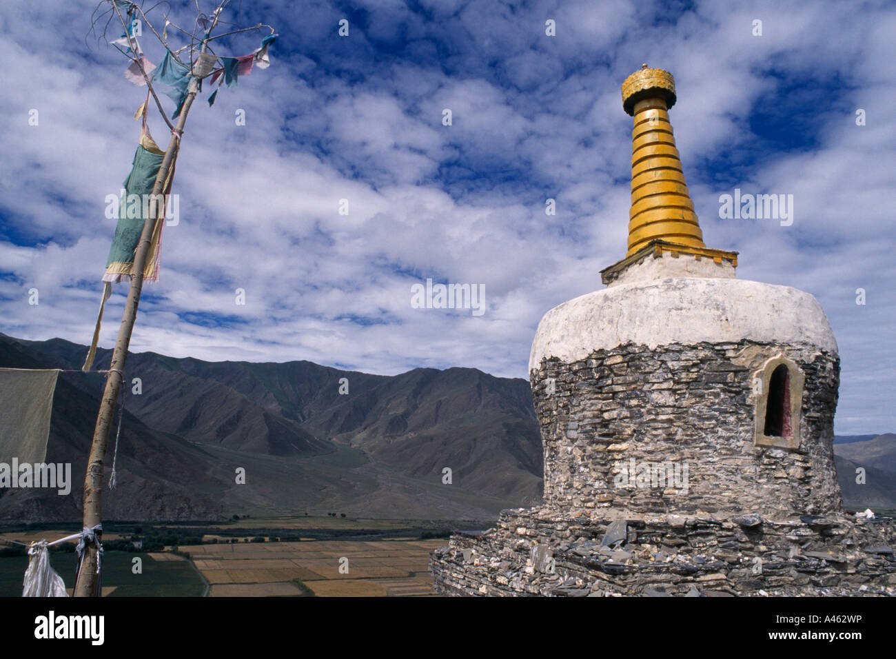 CHINA Tibet Yambu Lhakang Monastery Stock Photo - Alamy