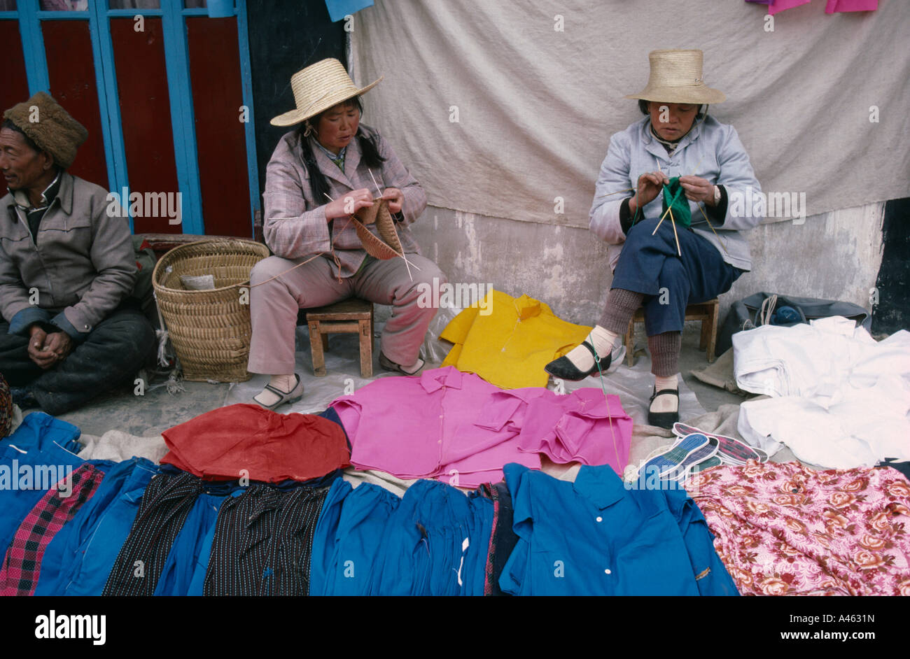 Knitting wool in market stall hi-res stock photography and images - Alamy