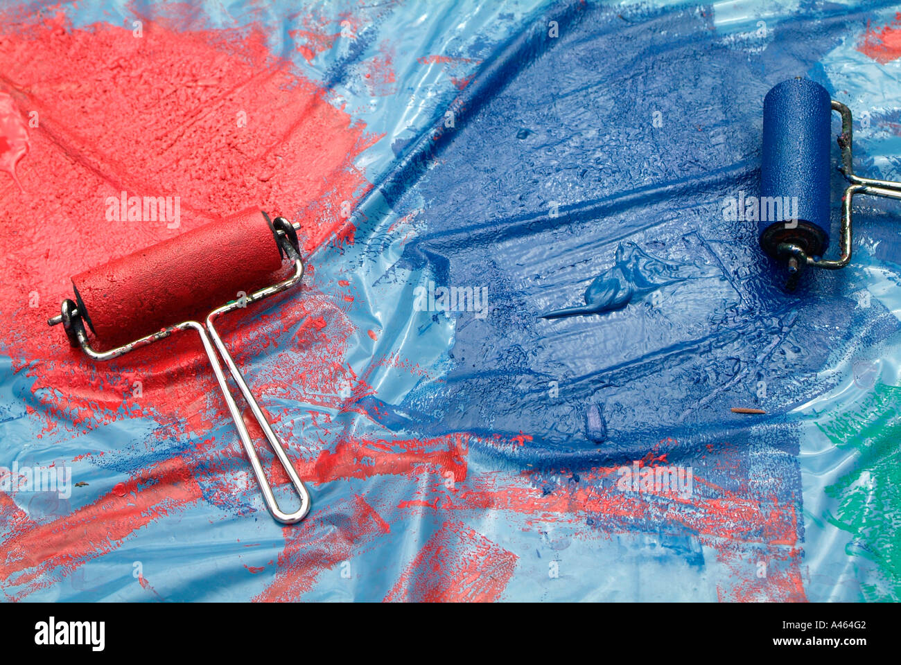 Color rolls in the basic colours red and blue, color on the underground ...